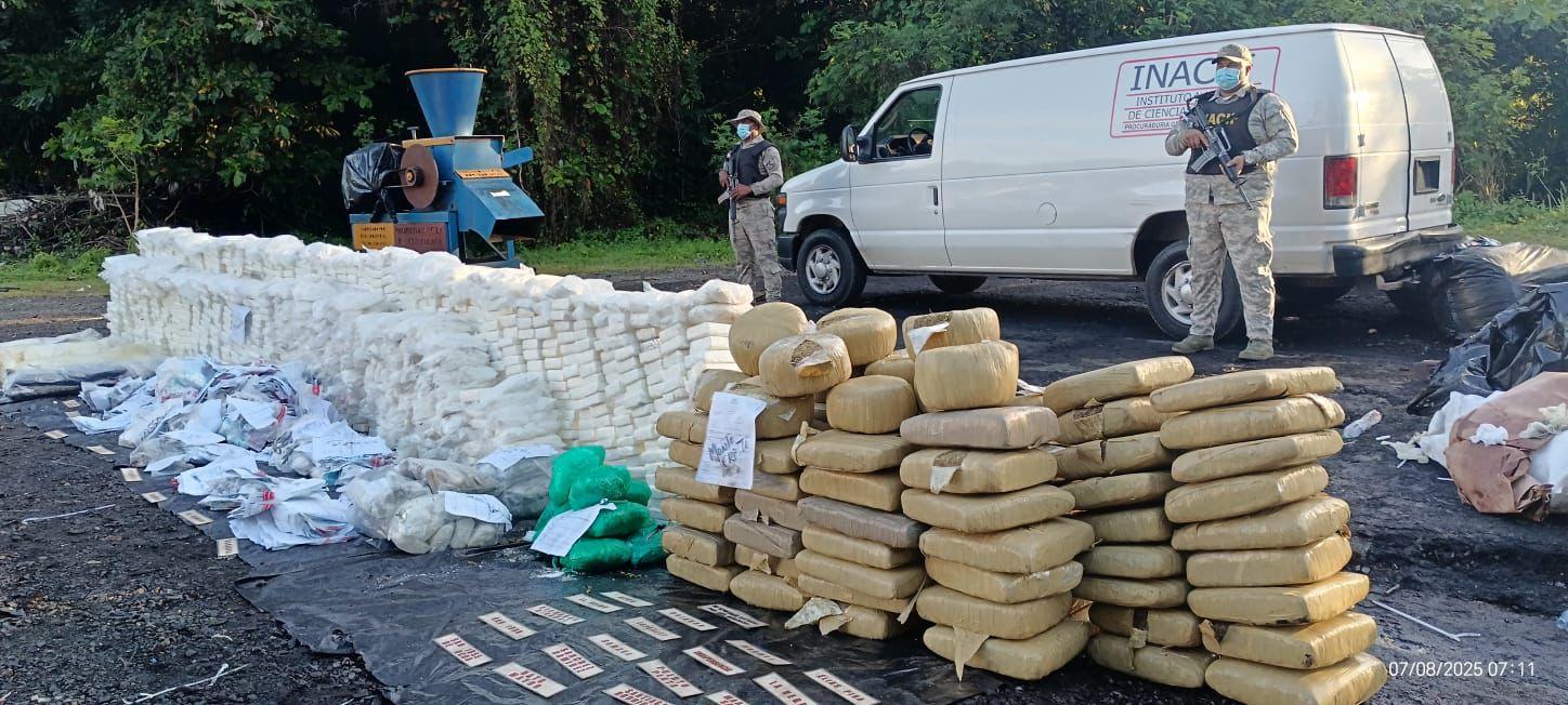 Inacif destruye más de 2,000 kg de drogas en RD